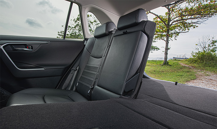 Toyota RAV4 Hybrid Car | Sporty SUV | Top-class Spaciousness