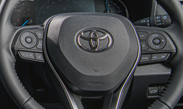 Toyota RAV4 Hybrid Car | Sporty SUV | Top-class Spaciousness